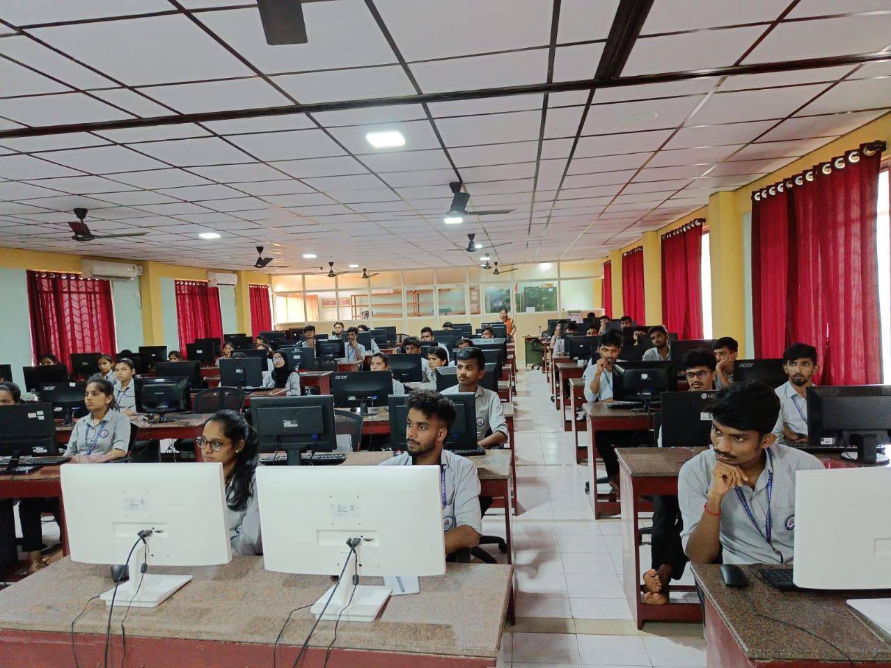 Arduino with TinkerCAD - KVGCE